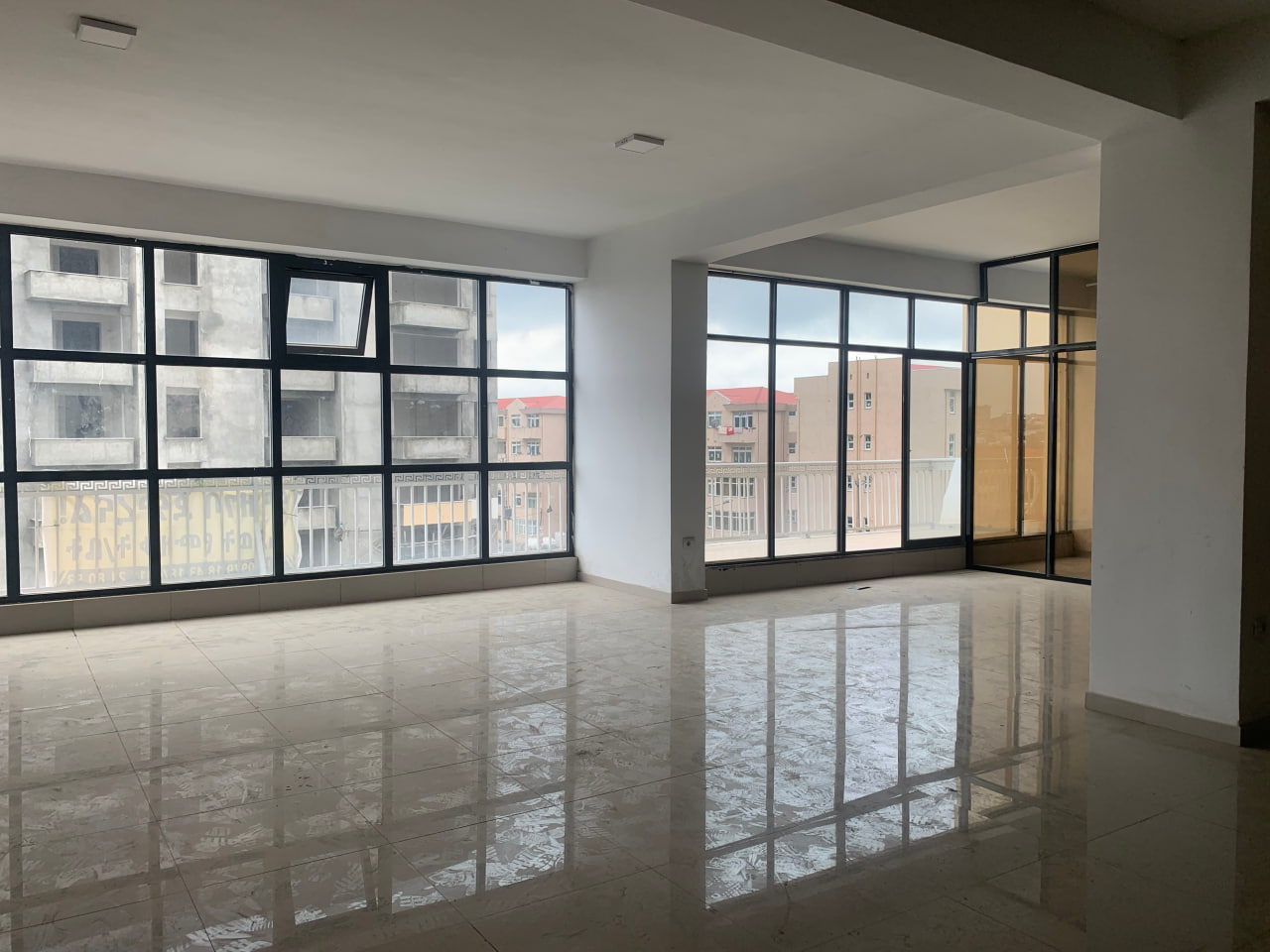 Noah Real Estate: Noah Asqual – Enqulal Fabrica's Modern Living ...
